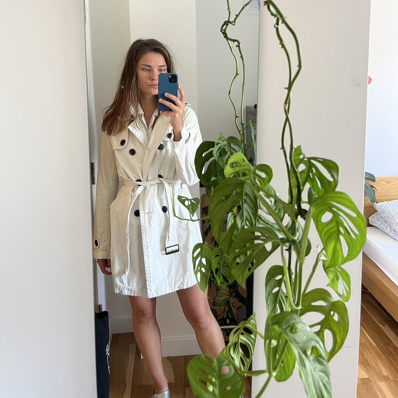 Incredible vintage GAP cream trench coat. Found in a... - Depop