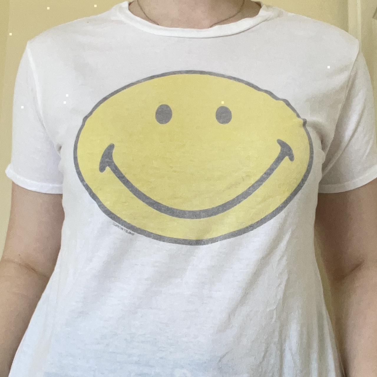 SMILEY FACE GRAPHIC TEE #smileyworld #vintage... - Depop