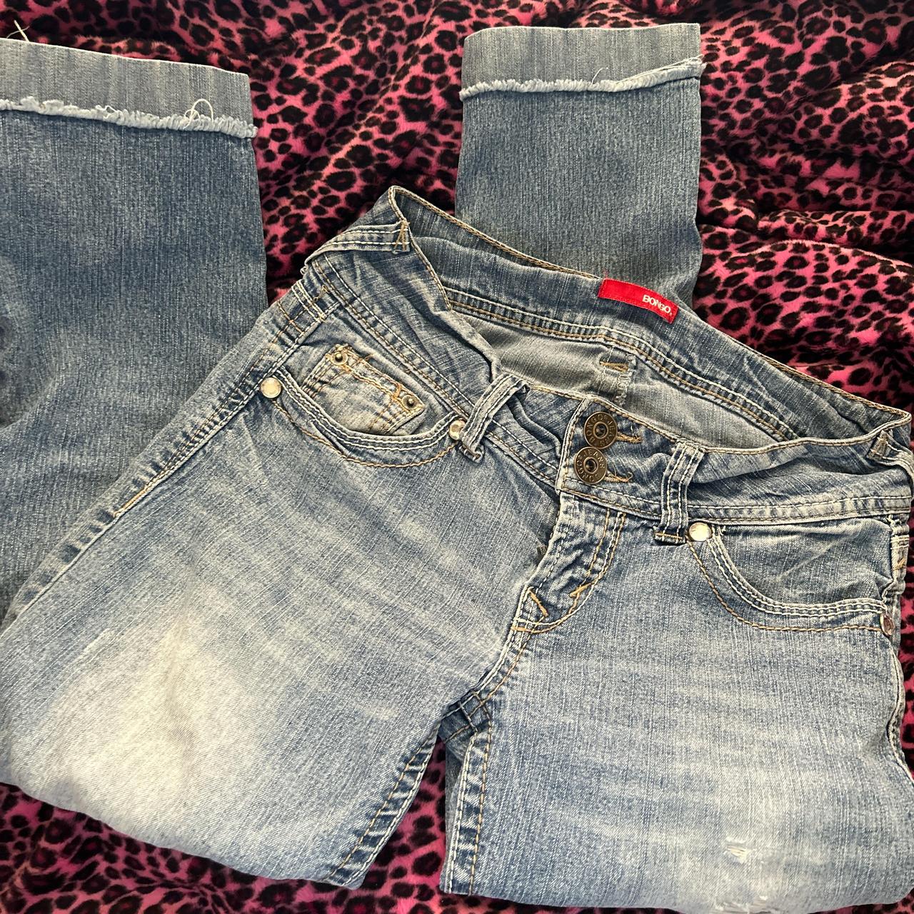 Low rise Bongo capris labeled a size 3 & fit my... - Depop