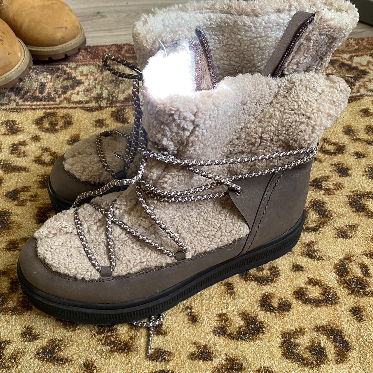 Brown and beige lace up fluffy snow boots Great... - Depop