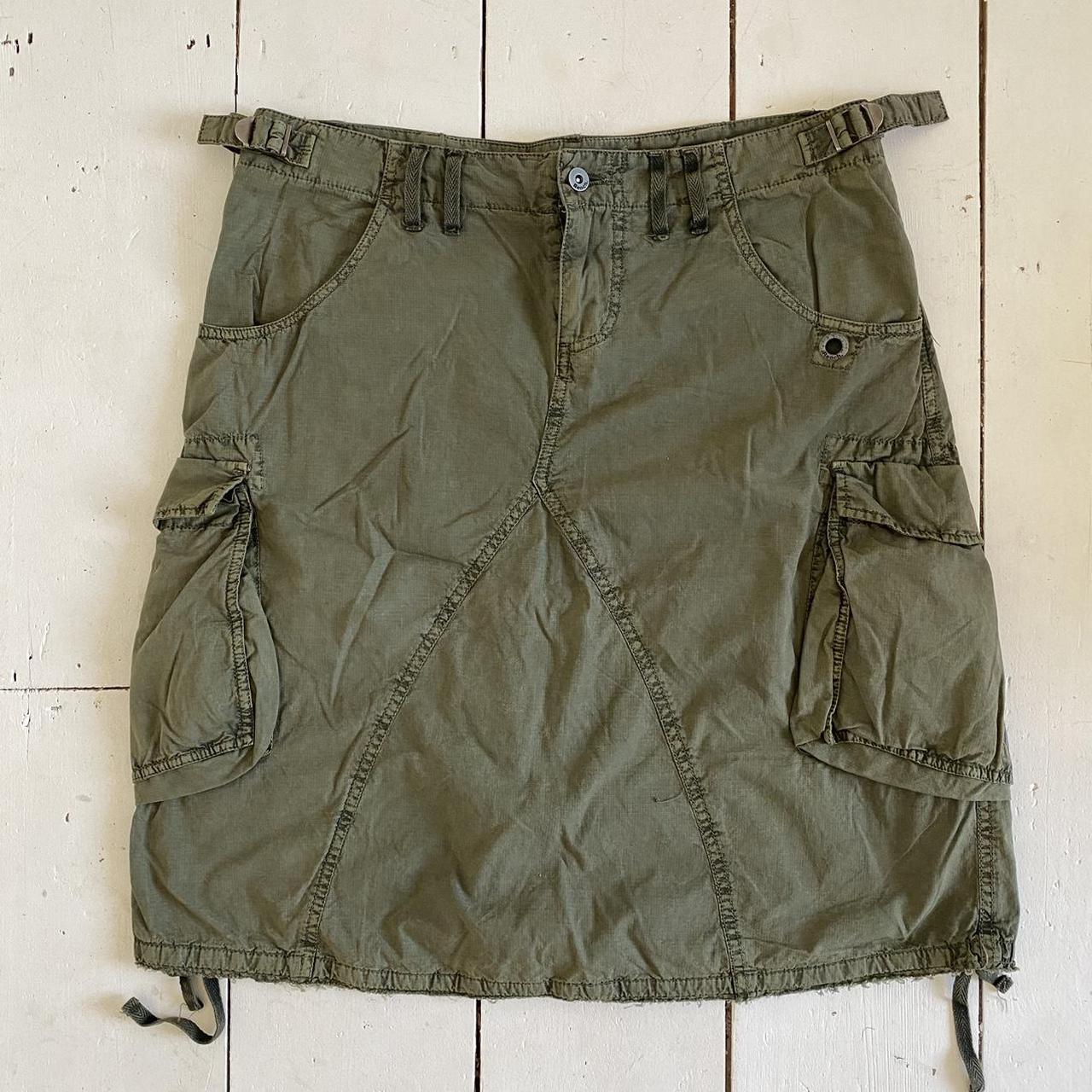 Bench low rise cargo skirt!! ️‍🔥 This is such a sick... - Depop