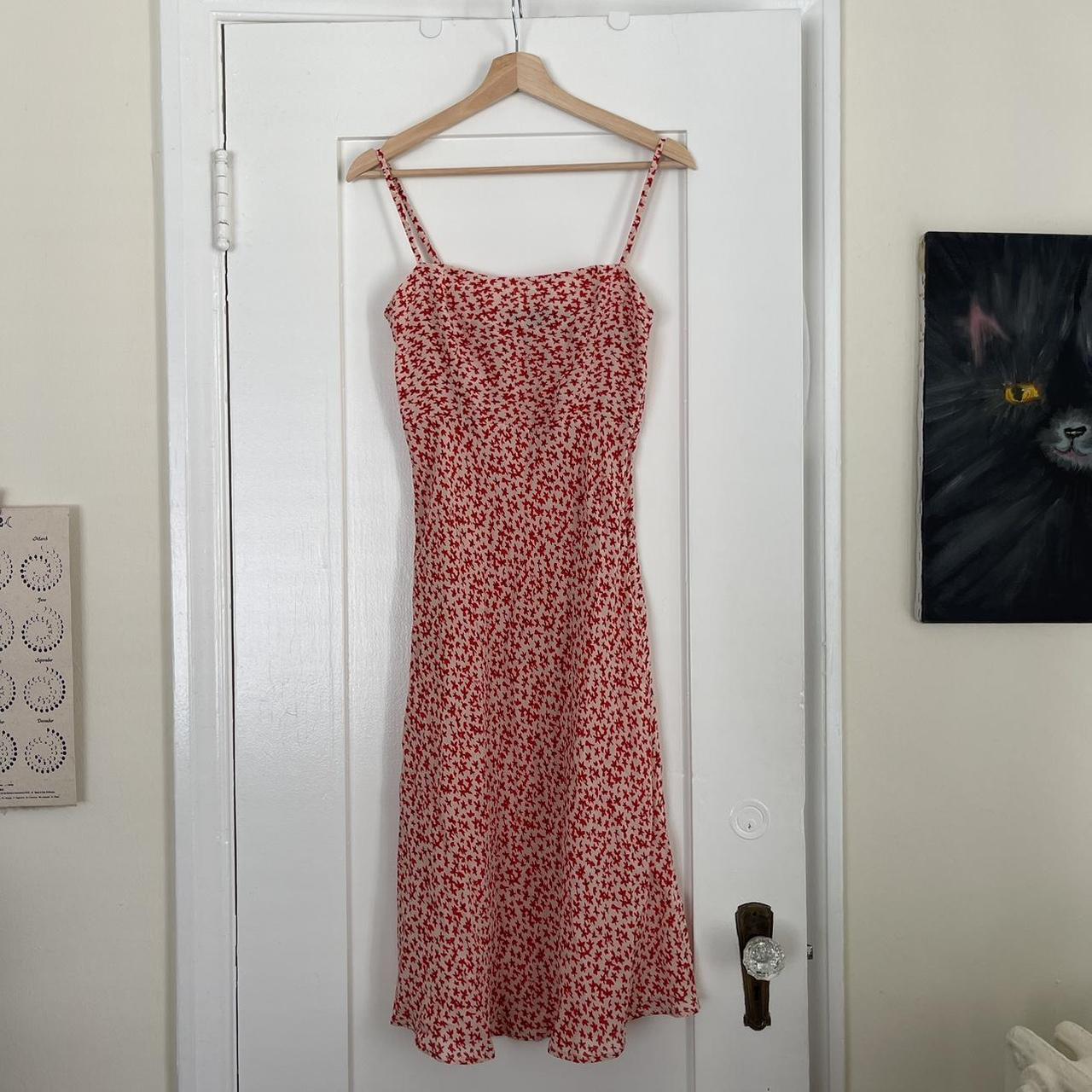 RÉALISATION PAR Amelia silk floral dress - 100%... - Depop