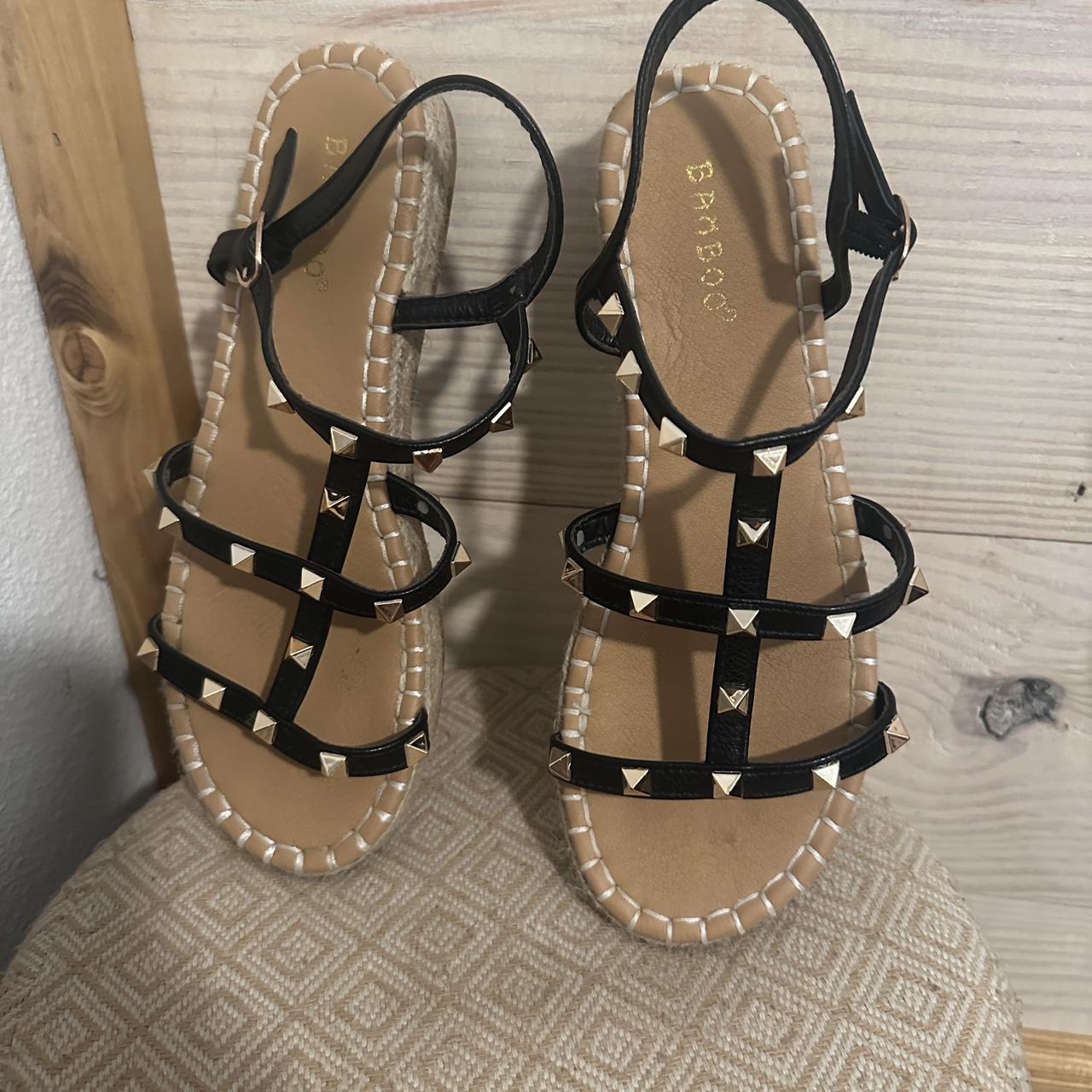 Women’s bamboo size 7 sandals - Depop