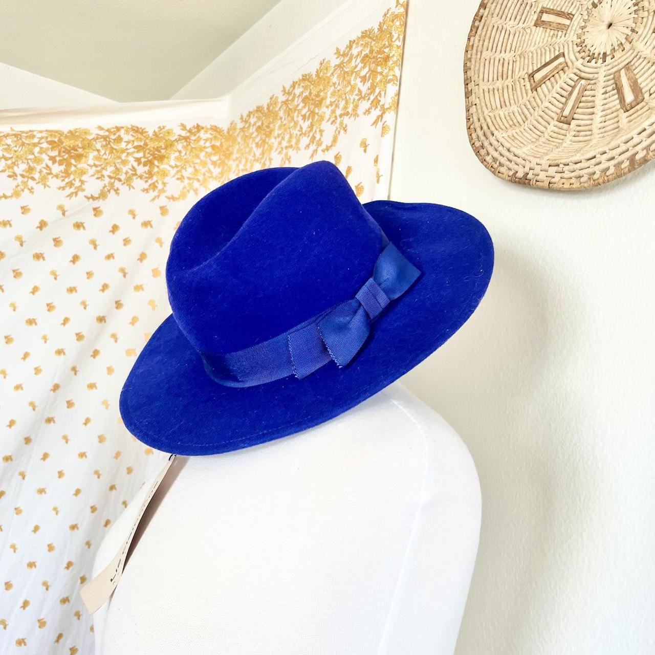 Liz Claiborne Women's Blue Hat | Depop