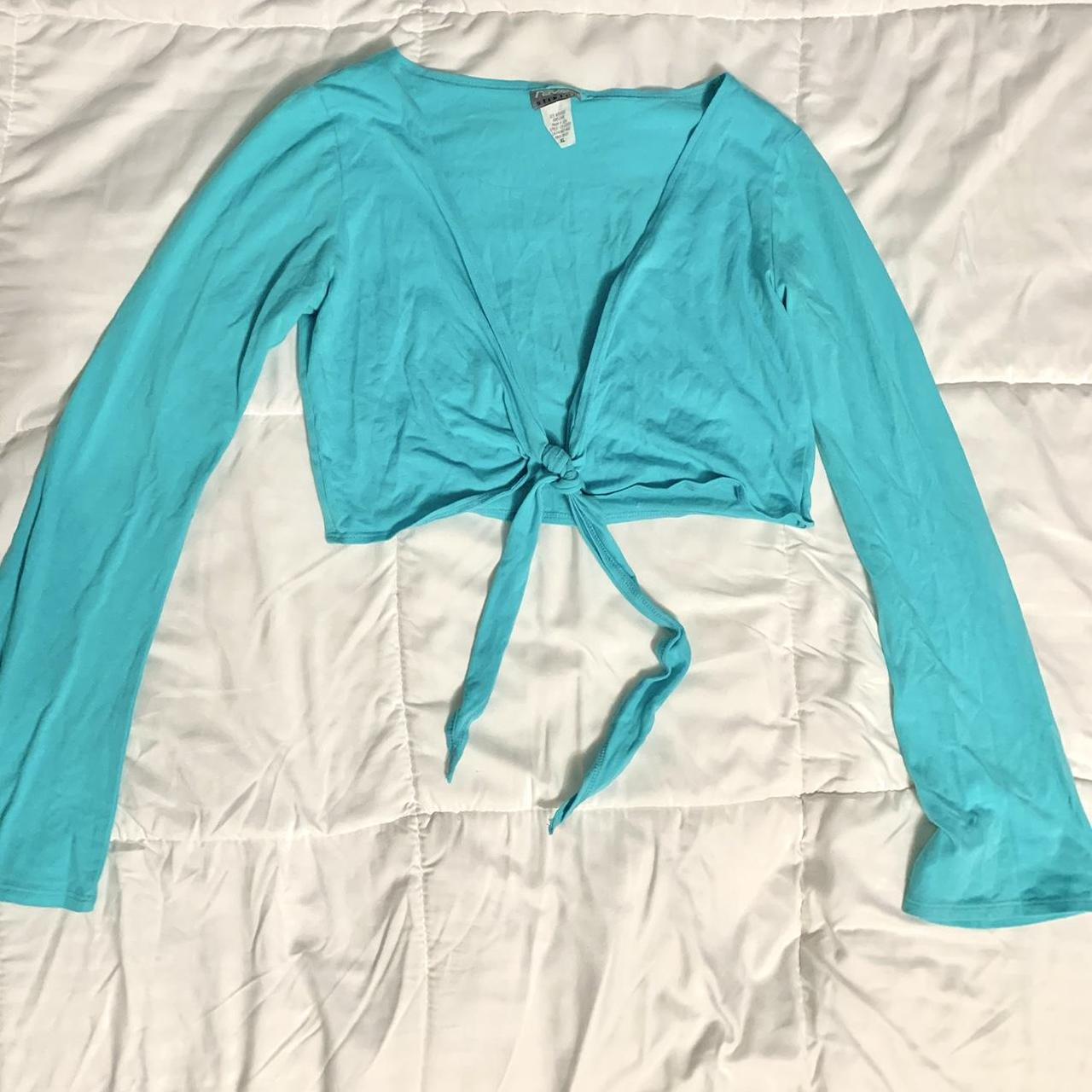 Cute Y2K 2000s top. Ties in the front. Super v cute.... - Depop