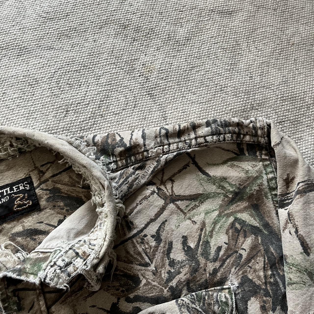 Vintage RealTree Camo Distressed Button Up Pit to... - Depop