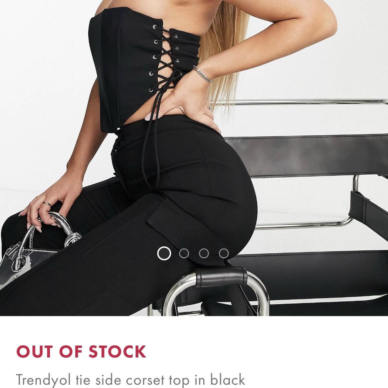 Missy Empire Women's Crop-top | Depop