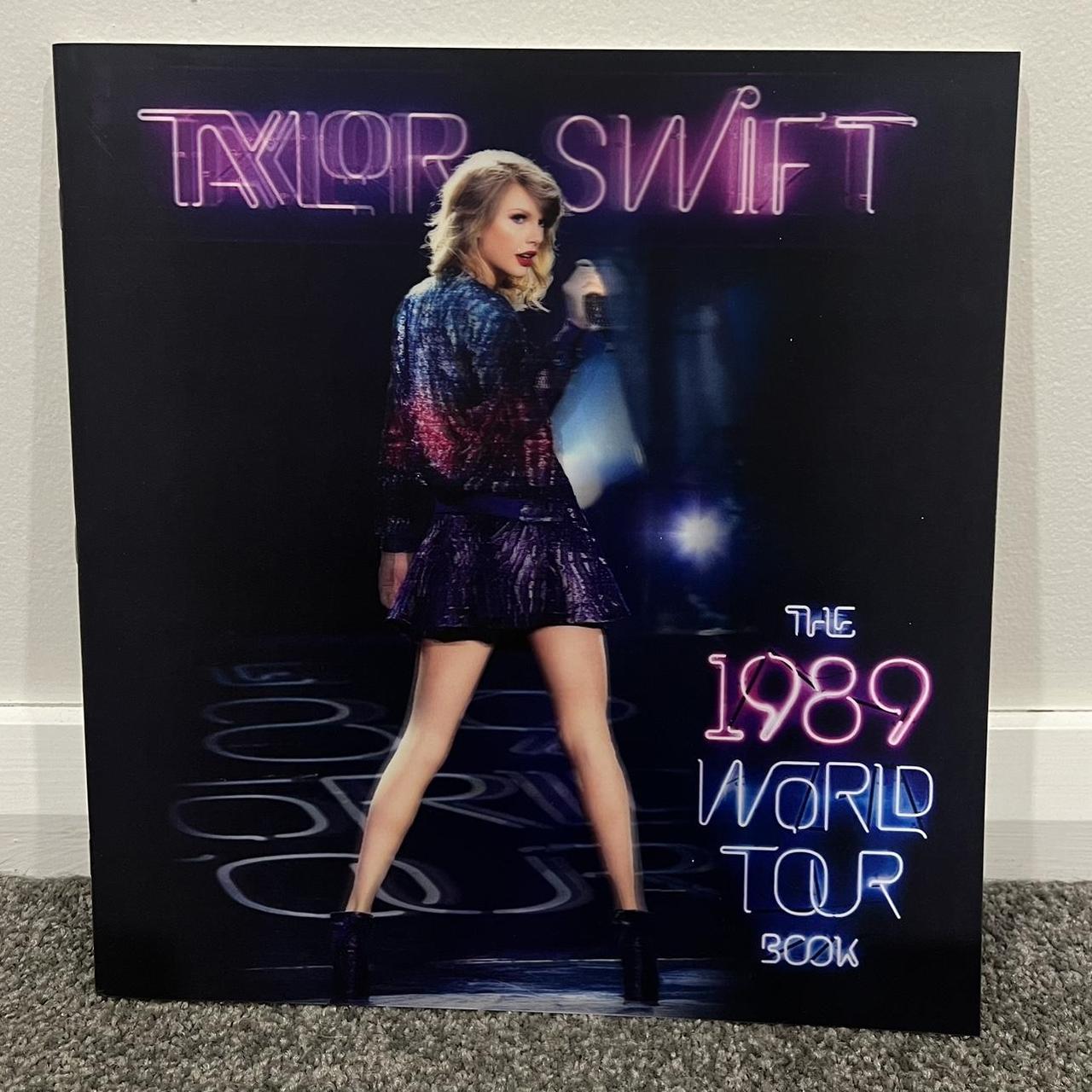 Taylor Swift 1989 tour book program - slight scuffs... - Depop