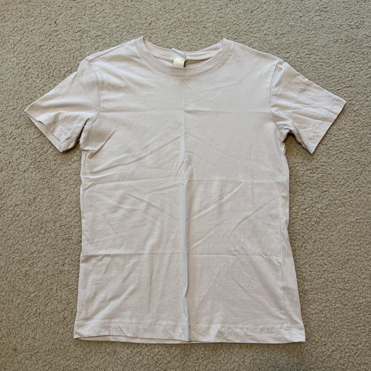 H&M basics women’s cream/tan tee Size: XS Brand:... - Depop
