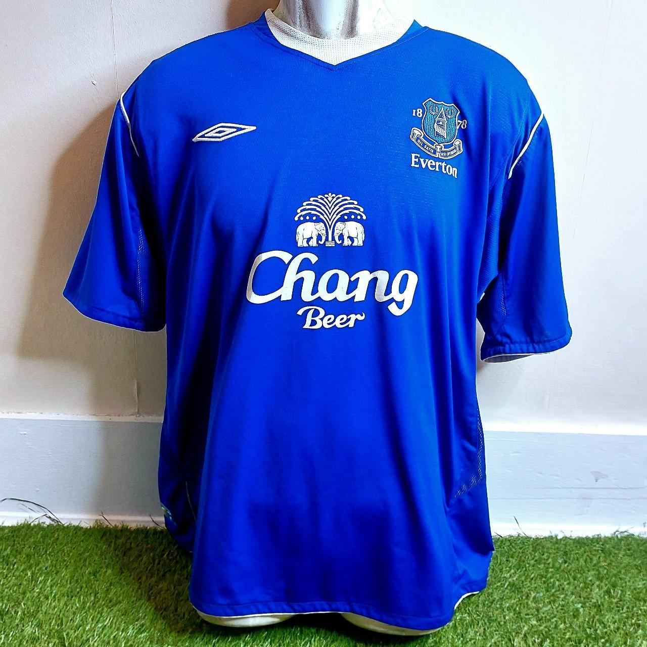 Umbro Men's T-shirt | Depop