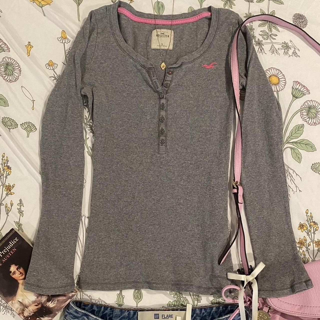 Hollister Grey Ribbed Long Sleeve Henley Top 🩷 This... - Depop