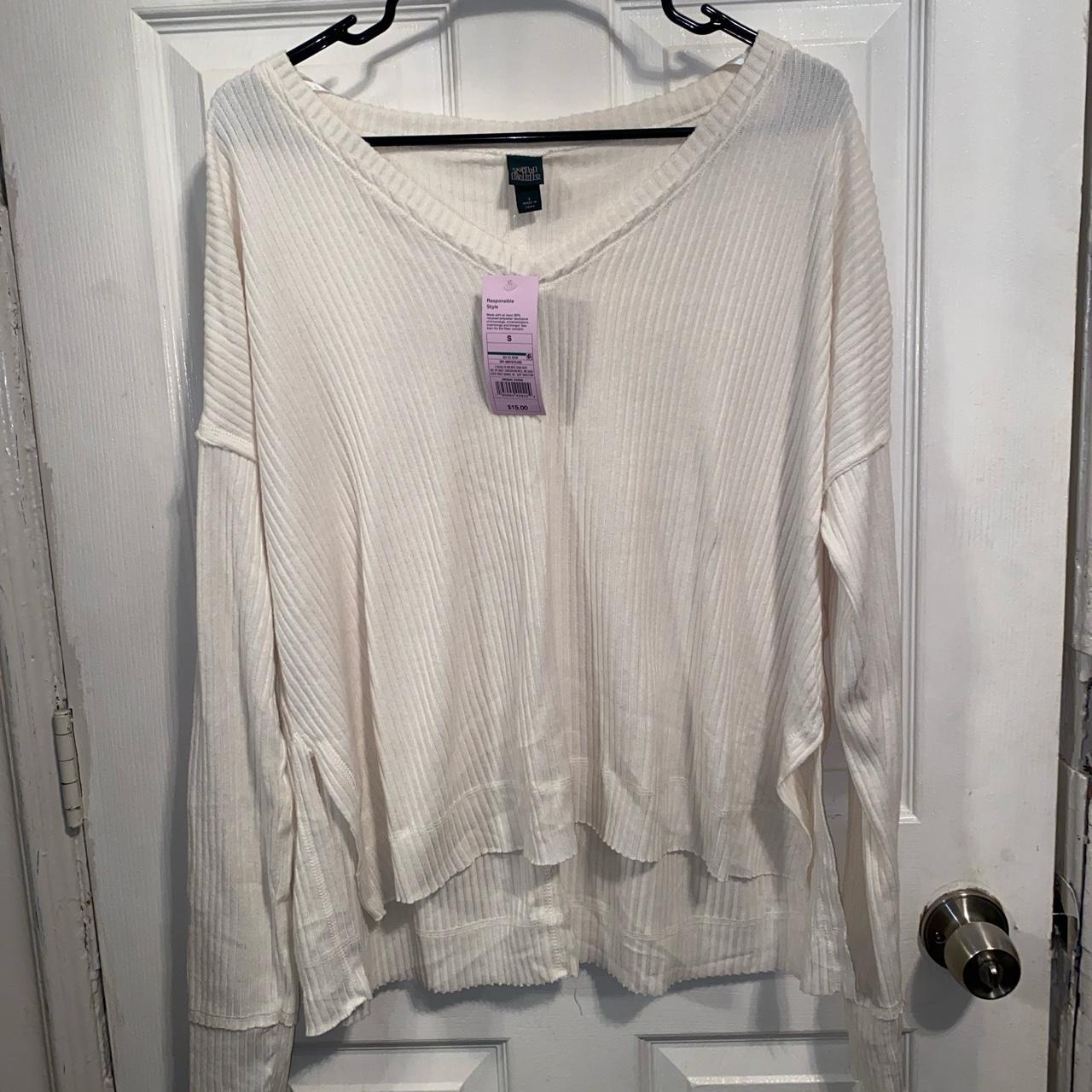 Wild Fable Long Sleeve shirt 🤍 - brand new - comfy... - Depop