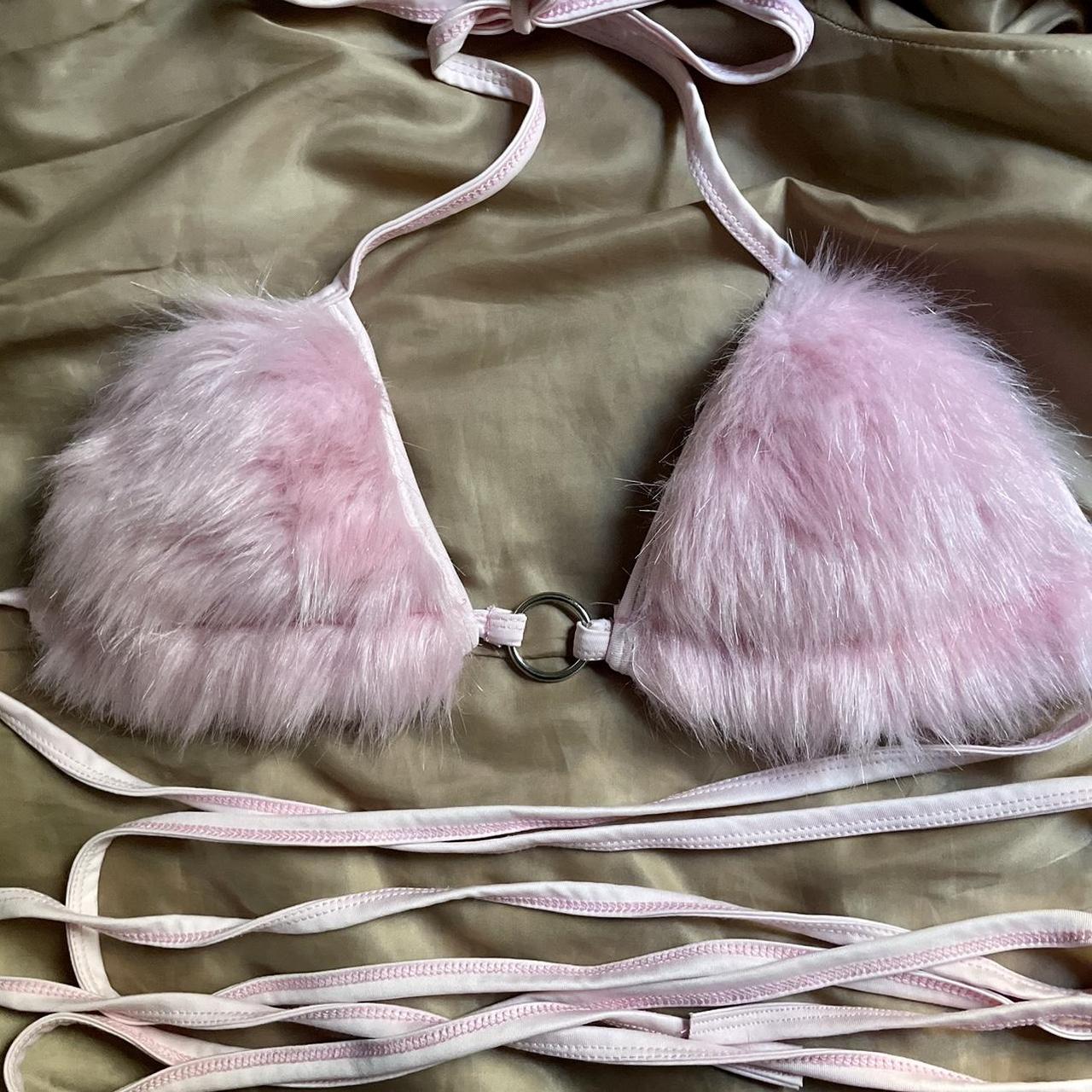 baby pink faux fur triangle top o/s #festival... - Depop