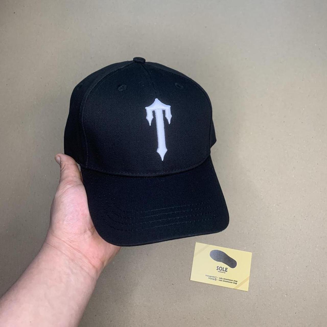 Trapstar Men's White and Black Hat | Depop