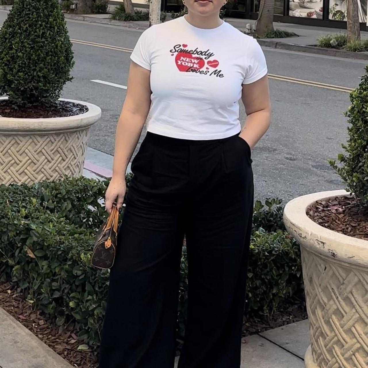 guizio - somebody in New York loves me baby tee... - Depop