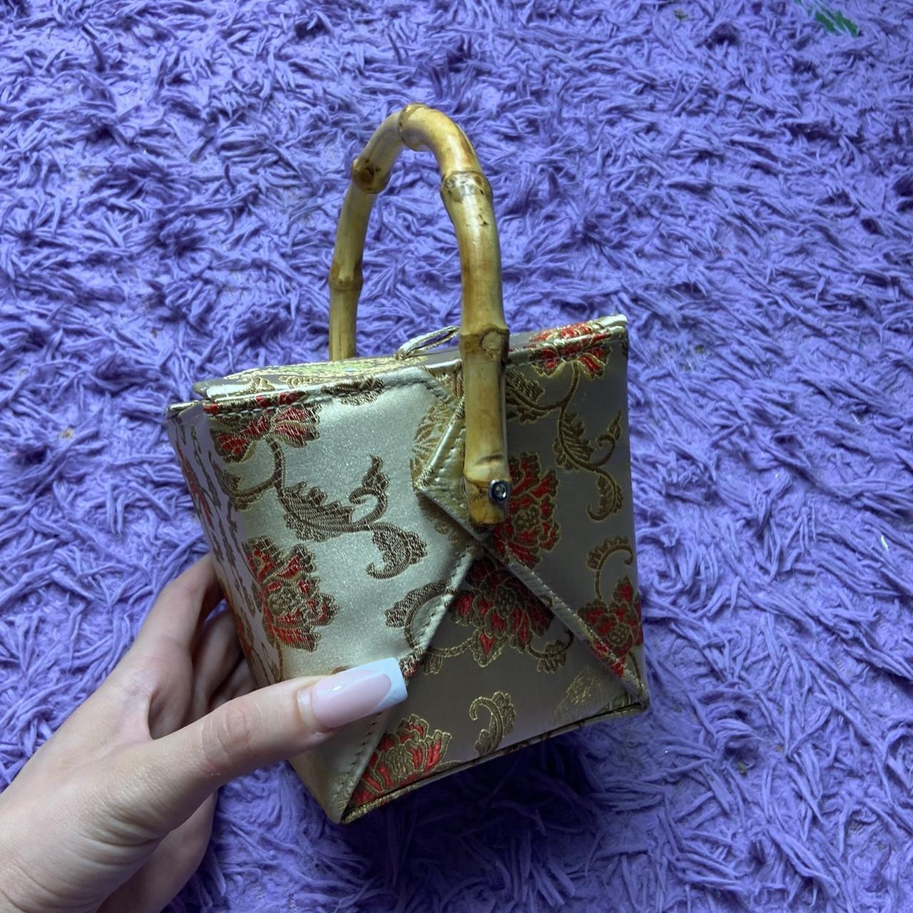 Tozai takeout box style purse in great... - Depop