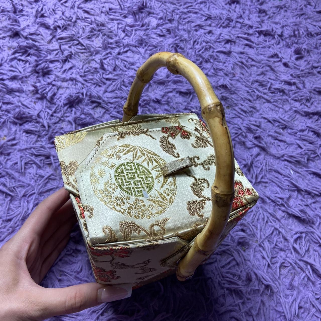 Tozai takeout box style purse in great... - Depop