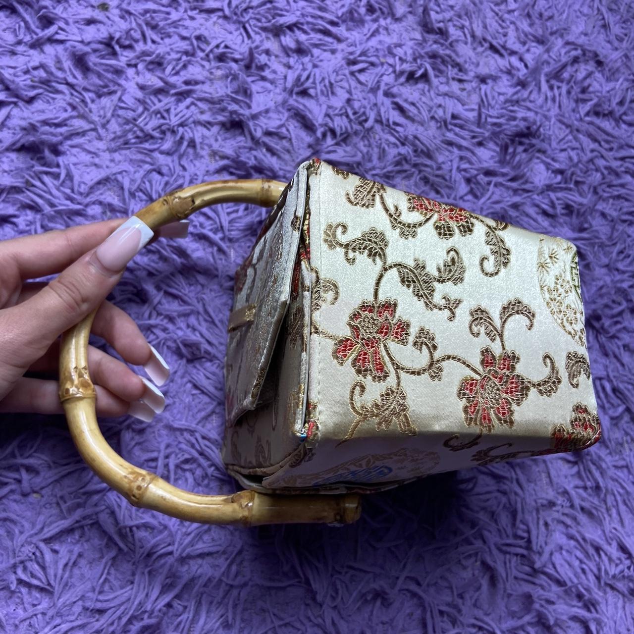 Tozai takeout box style purse in great... - Depop