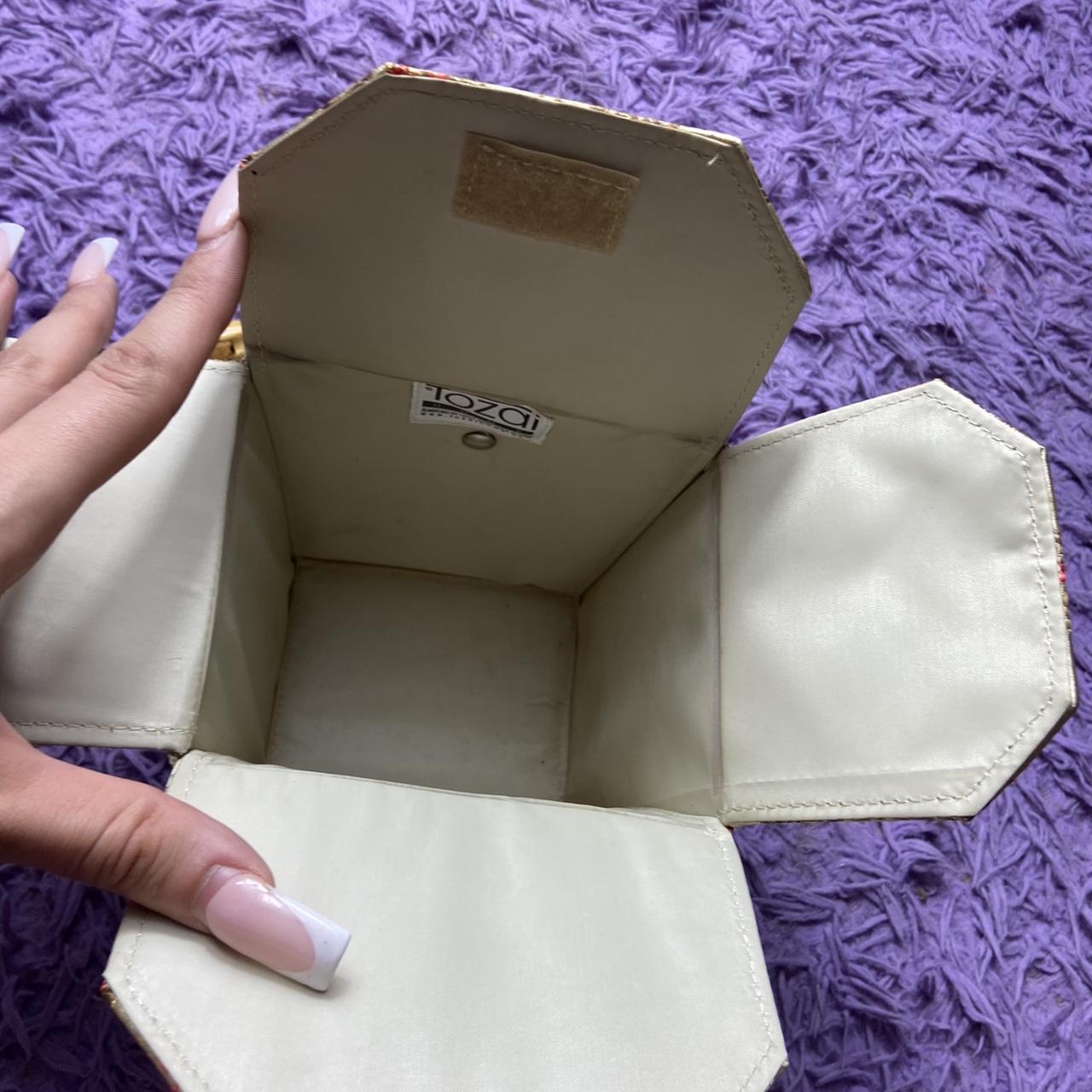 Tozai takeout box style purse in great... - Depop