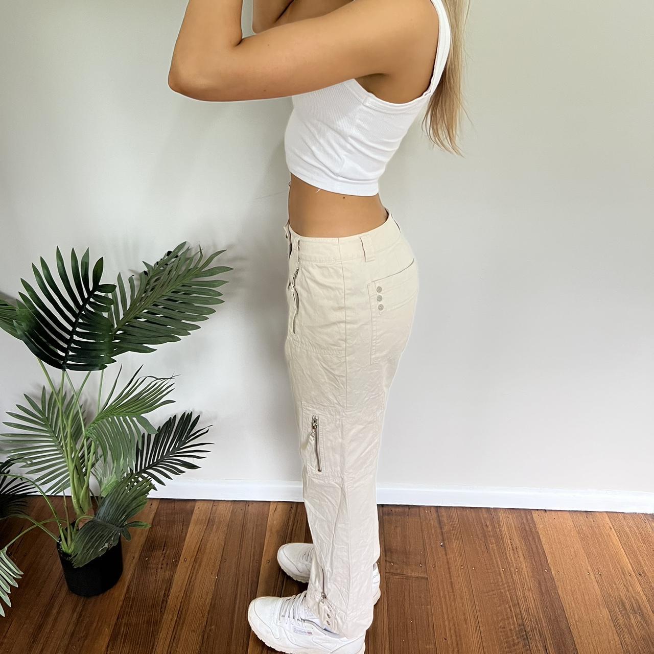🪐 cream cargo pants size 28 (fit 6-8) price... - Depop