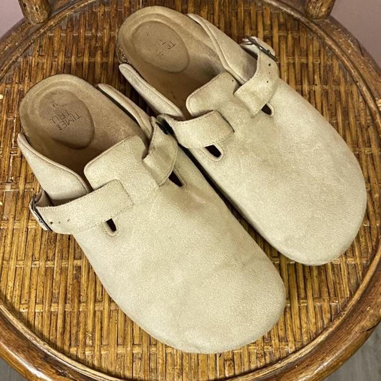 Time and Tru Women's Cream Slides | Depop