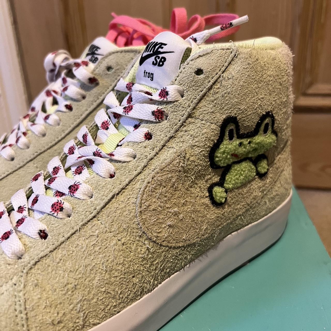 Nike Men's Green and Cream Trainers | Depop