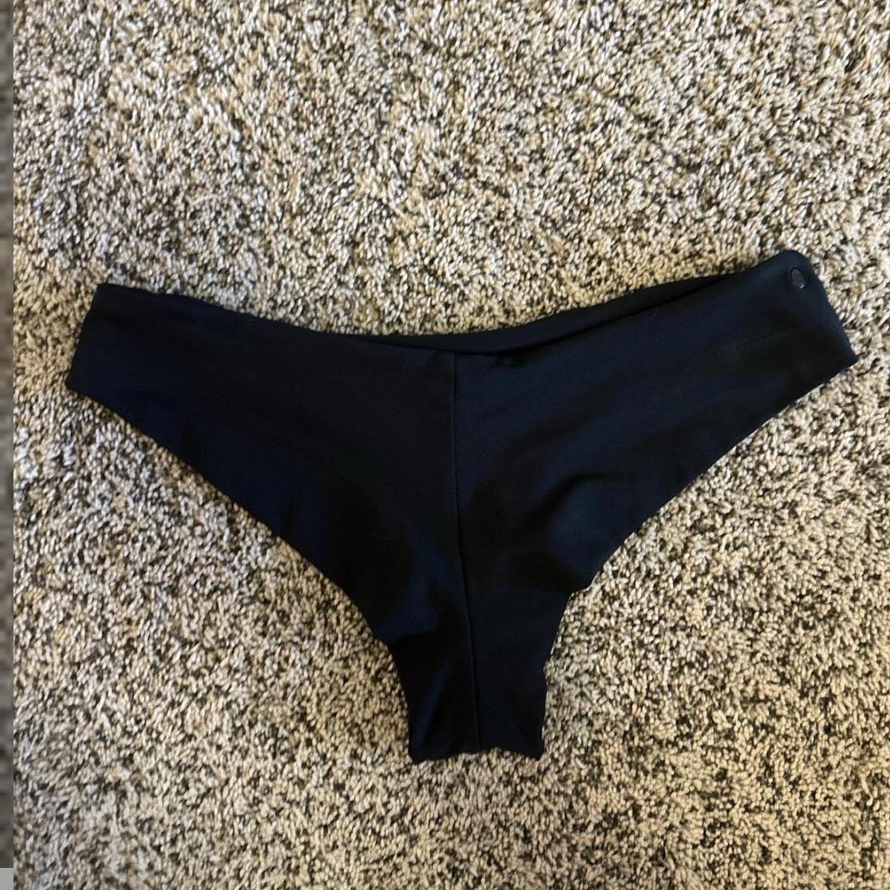 Volcom seamless low rise cheeky bikini bottoms //... | Depop