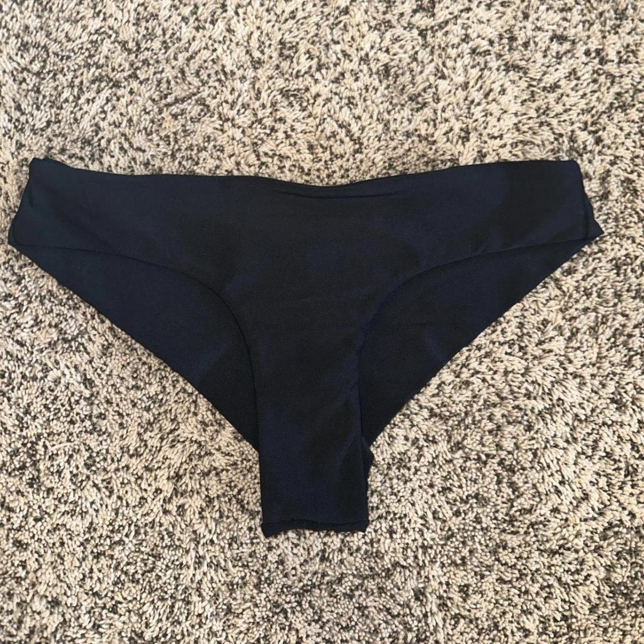 Volcom seamless low rise cheeky bikini bottoms //... | Depop