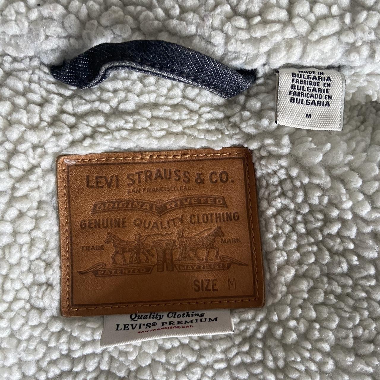 Levi’s charcoal denim jacket with borg collar and... - Depop