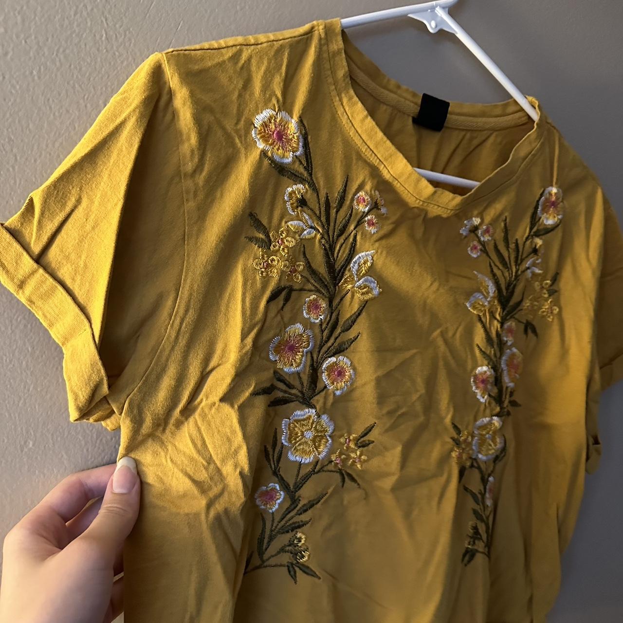 Extra large embroidered crop top Size: XL #croptop... - Depop