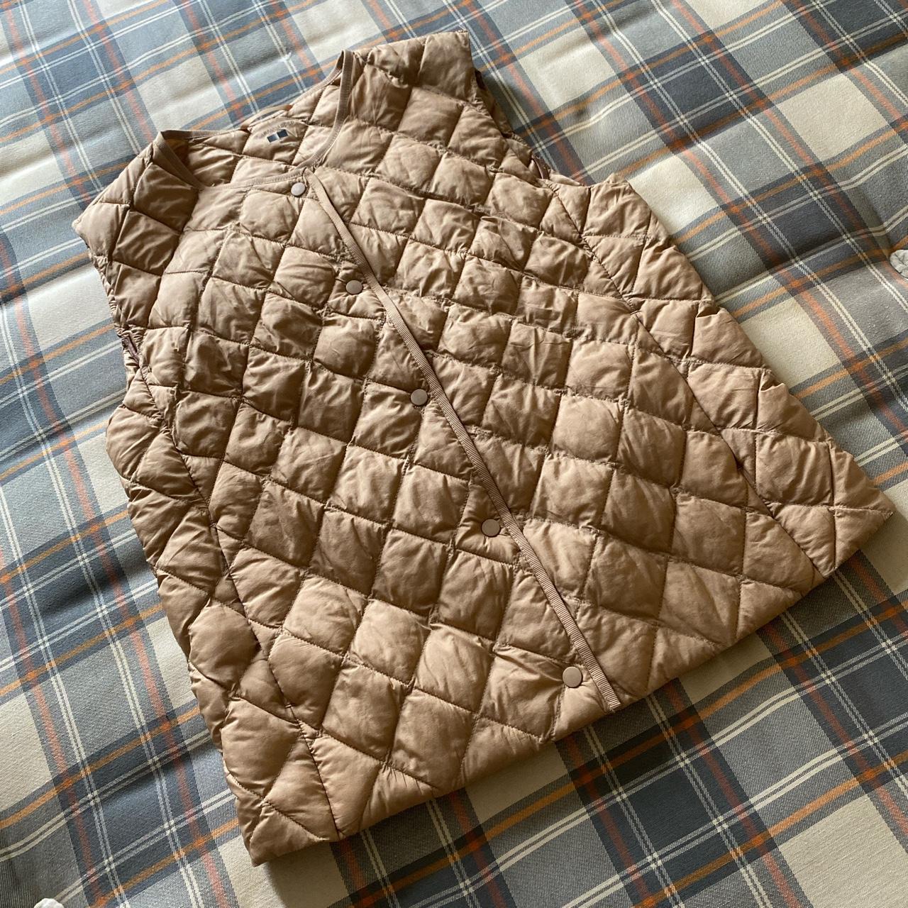 TAN QUILTED VEST. WOMAN’S MEDIUM - Depop