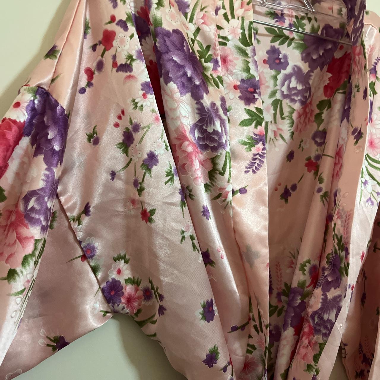 floral silk robe #glam#vintage - Depop