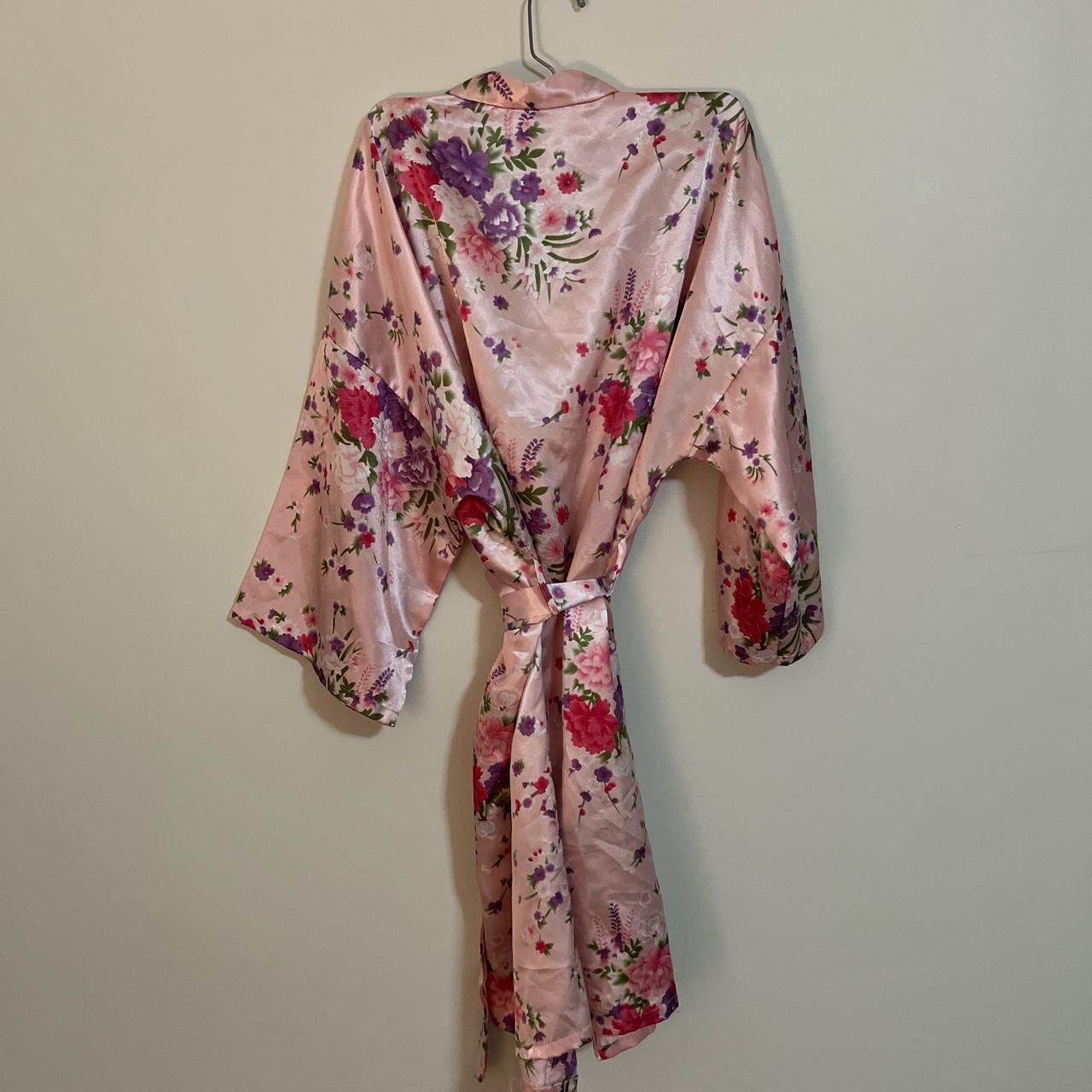 floral silk robe #glam#vintage - Depop