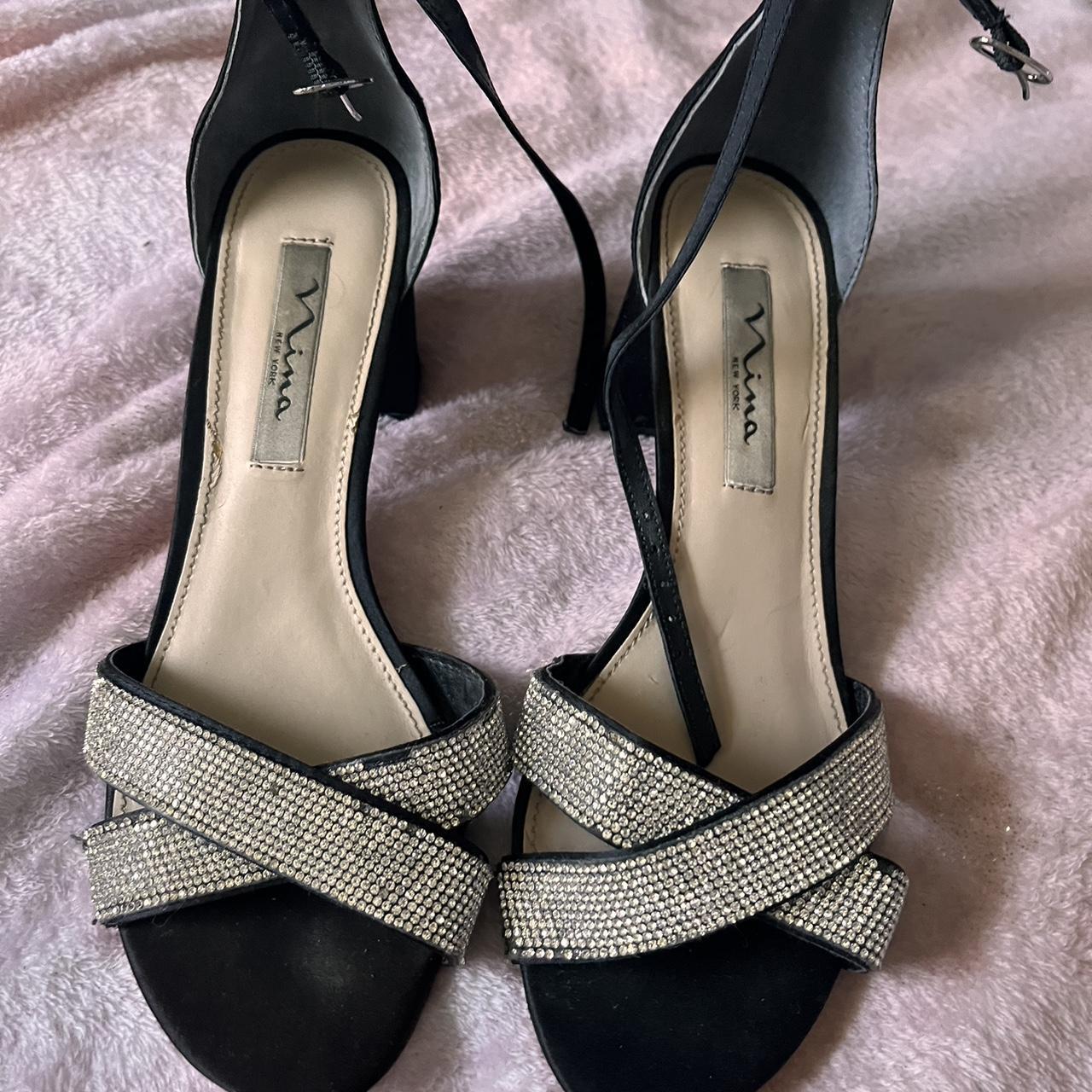 Nina DSW Size 8M (wide) wore once but lost some... - Depop