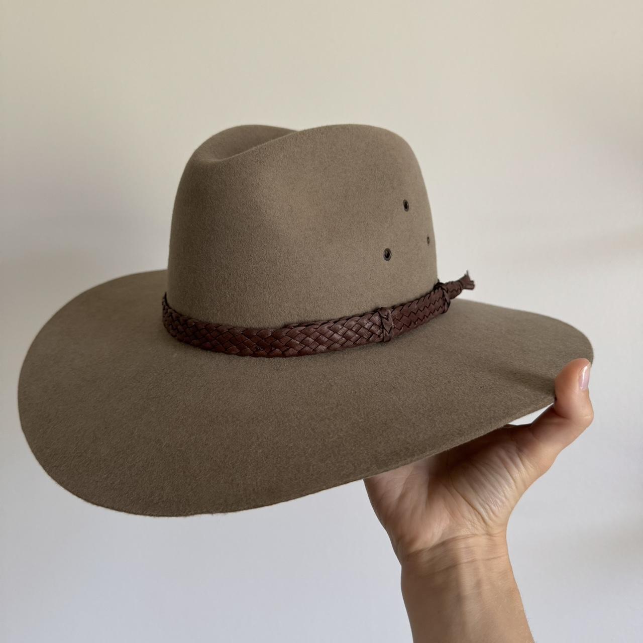 Akubra hat Riverina in “Bran” colour Size... - Depop