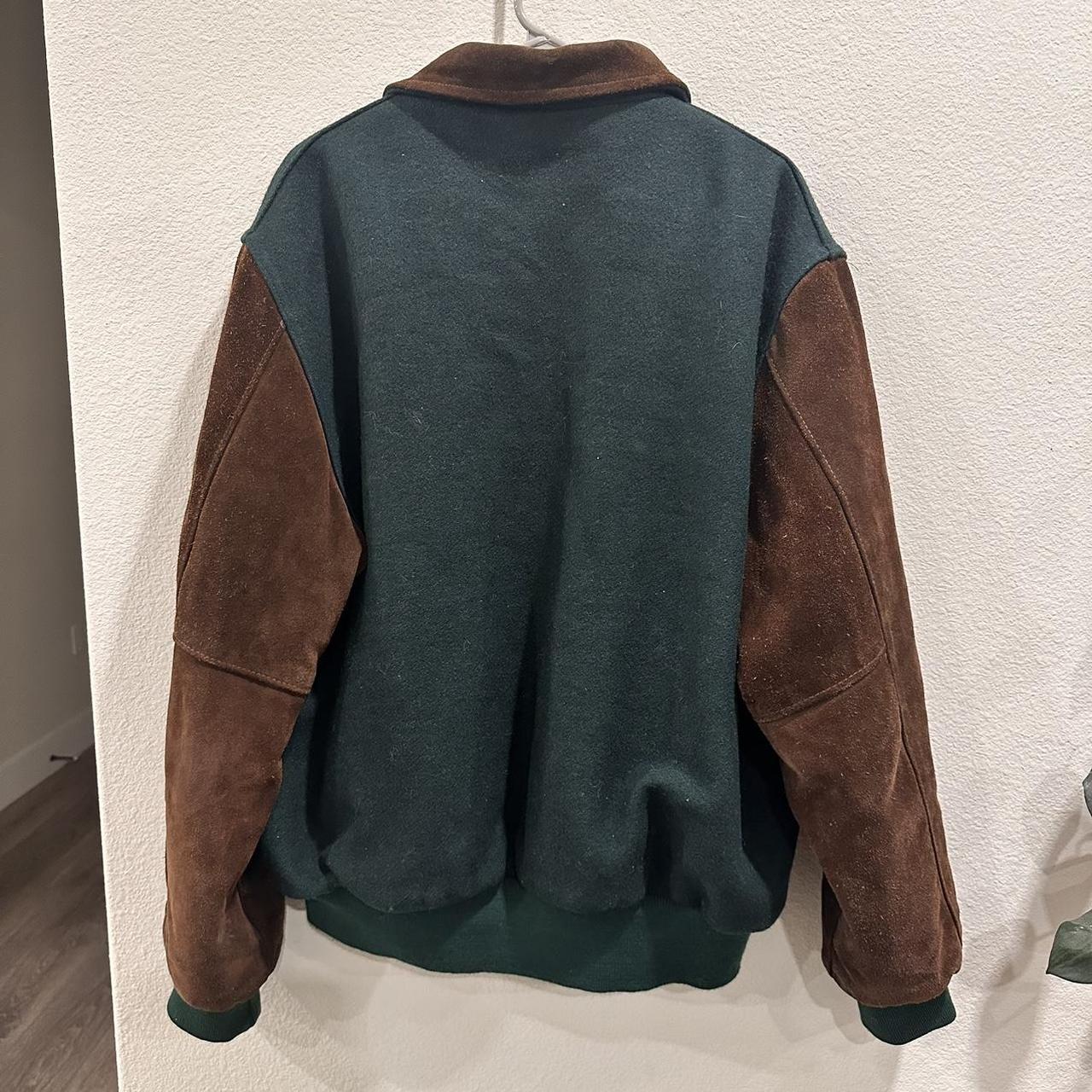 Heavy duty forest green jacket 🌲🌳 Really nice... - Depop
