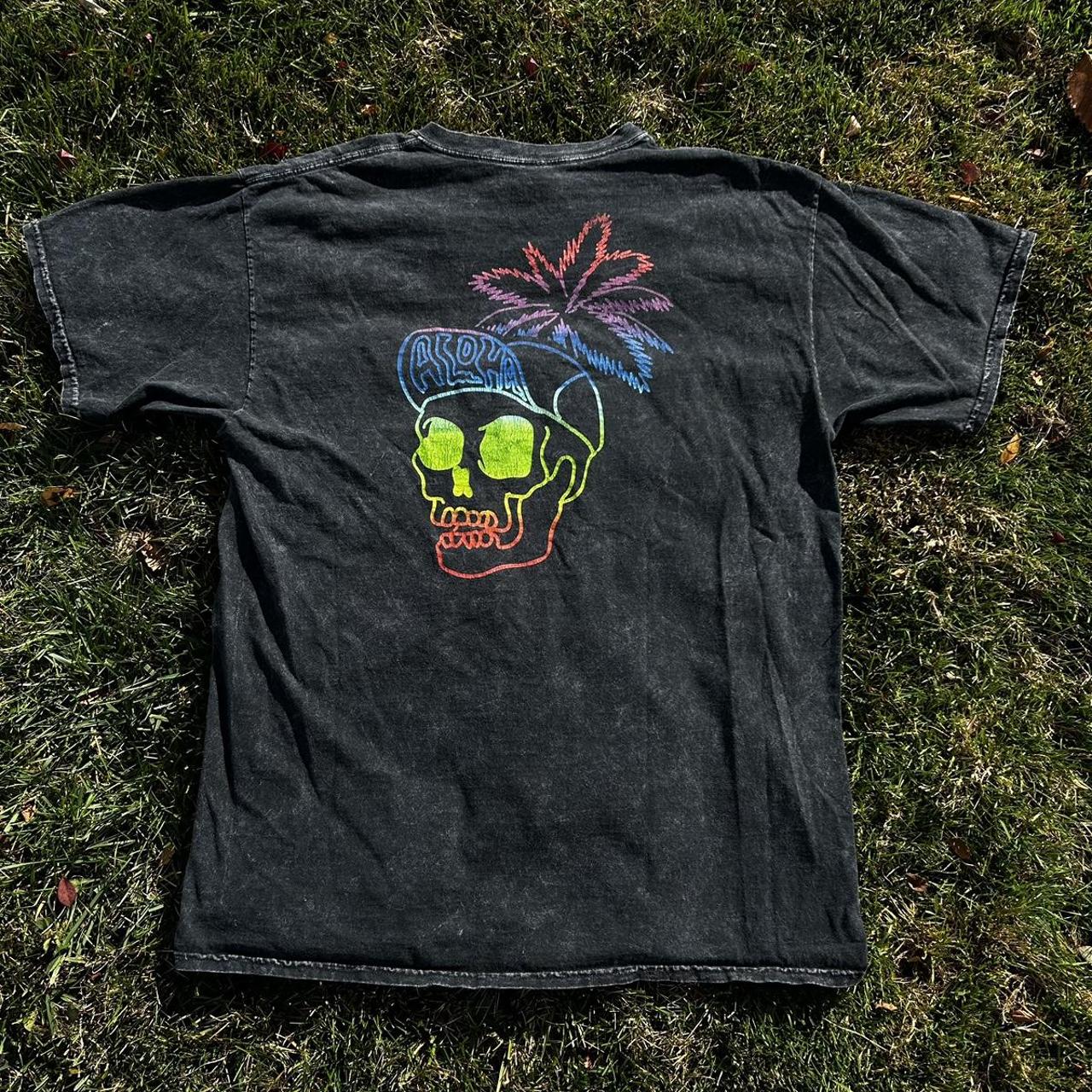 Aloha graphic skull tshirt Size: X-Large - Depop