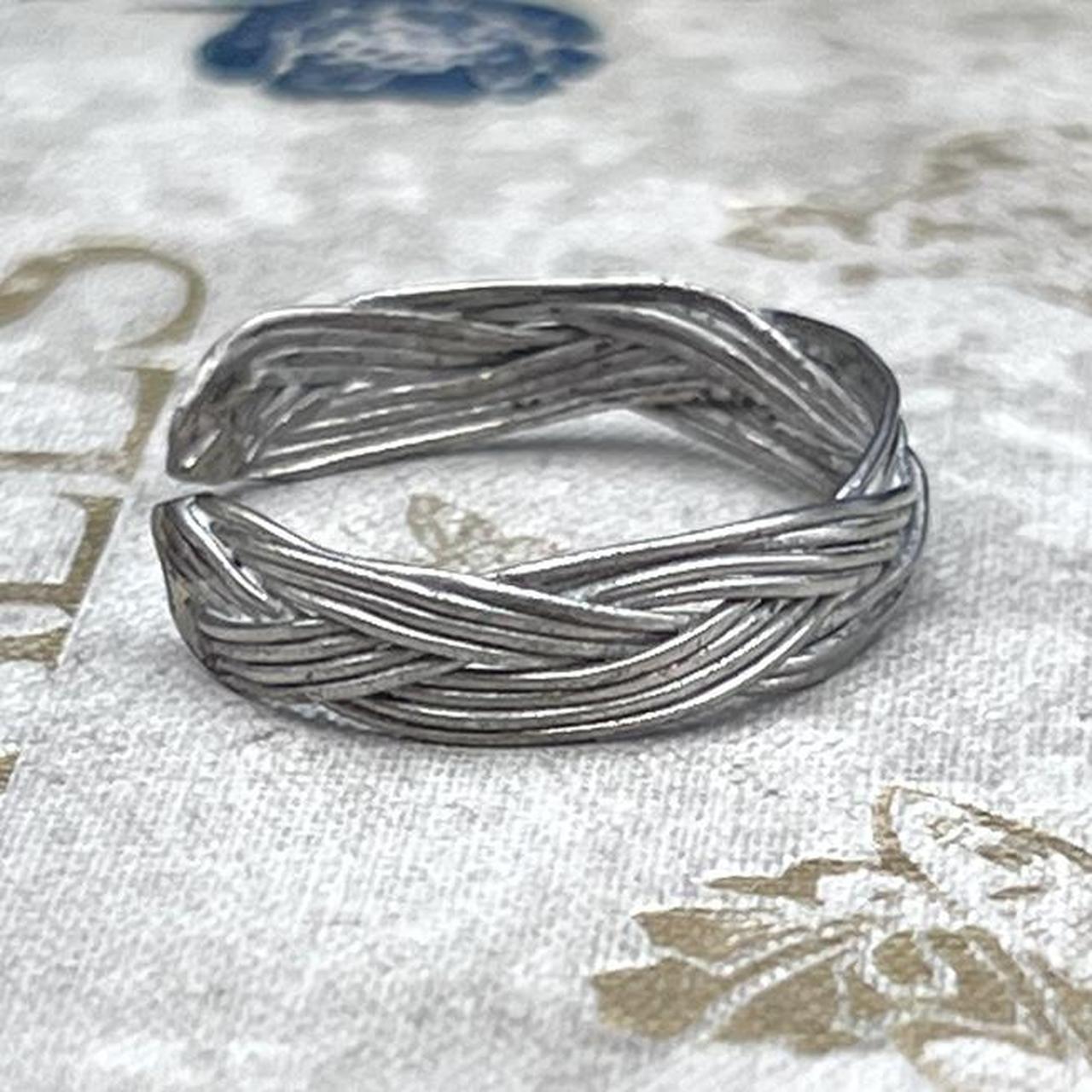 Silver tone woven wire ring Size 8 1/2 adjustable... - Depop