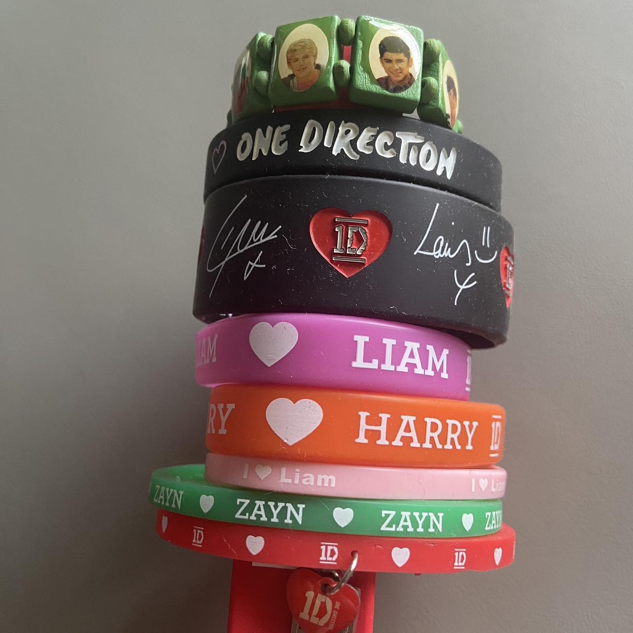 One direction bands Msg before buying The lot for... - Depop