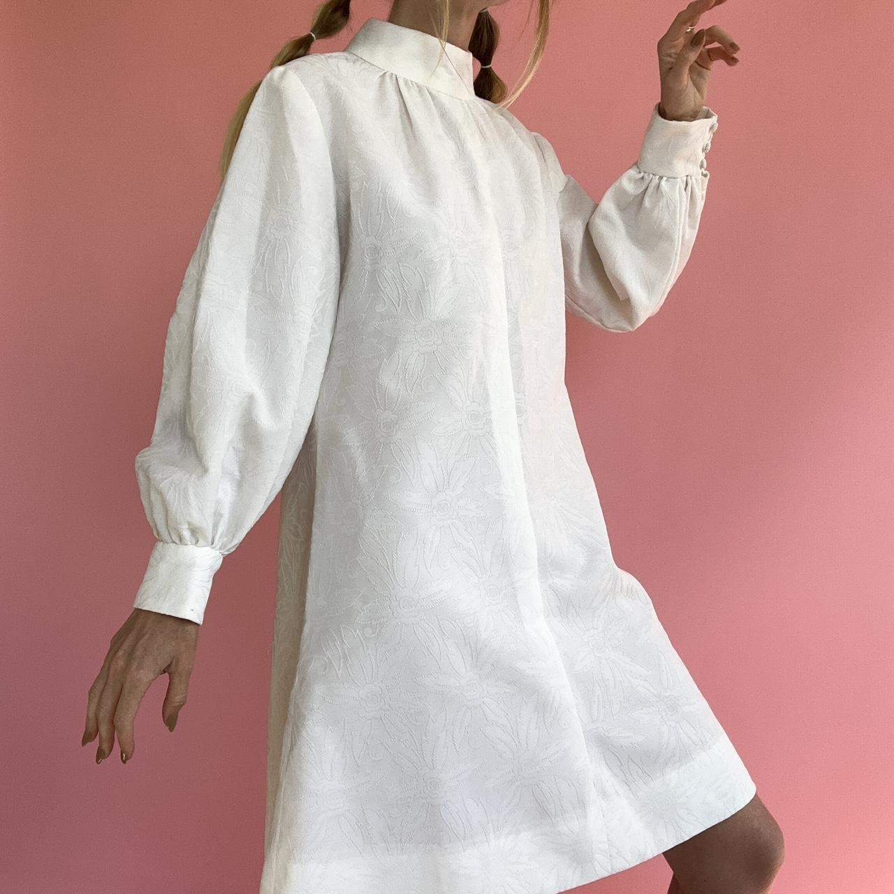 Lovely vintage 1960s white mod dress. Subtle... - Depop