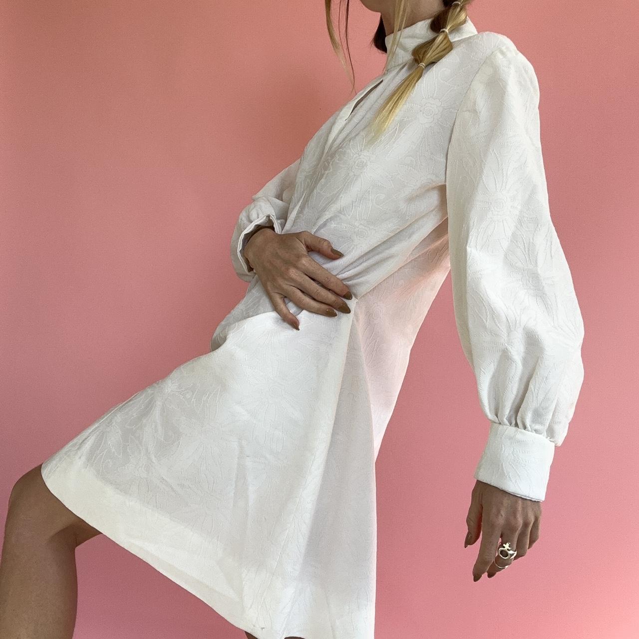 Lovely vintage 1960s white mod dress. Subtle... - Depop