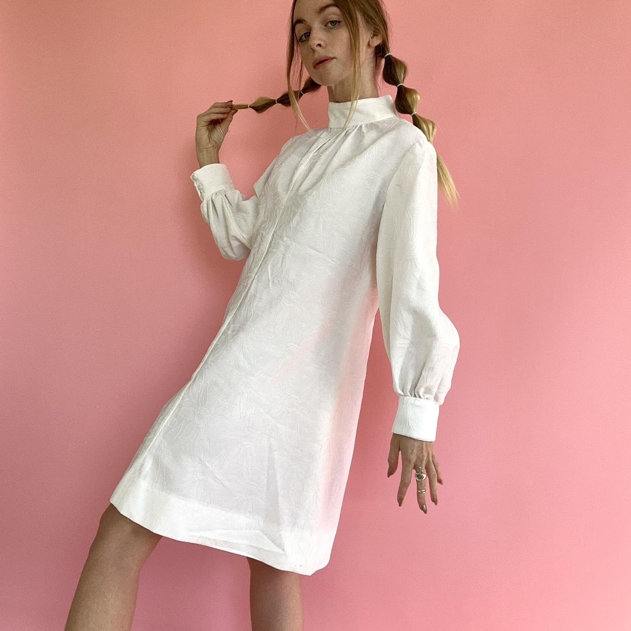 Lovely vintage 1960s white mod dress. Subtle... - Depop