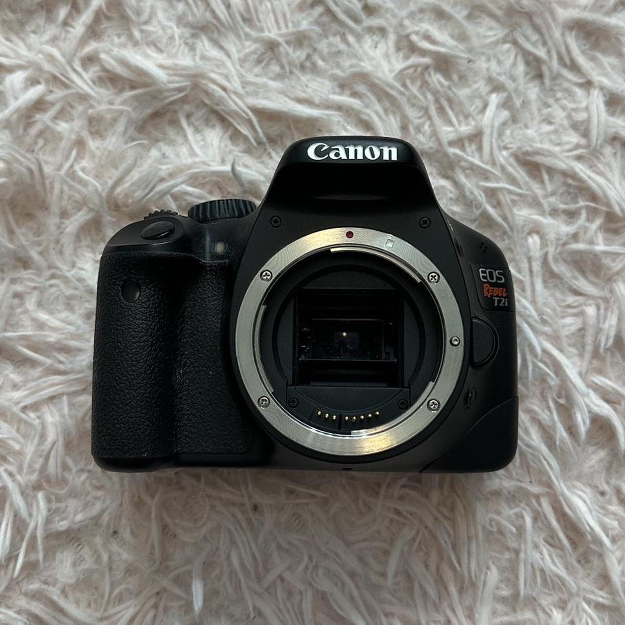 Canon EOS Rebel T2i Camera 🚨 READ 🚨 not sure if... - Depop
