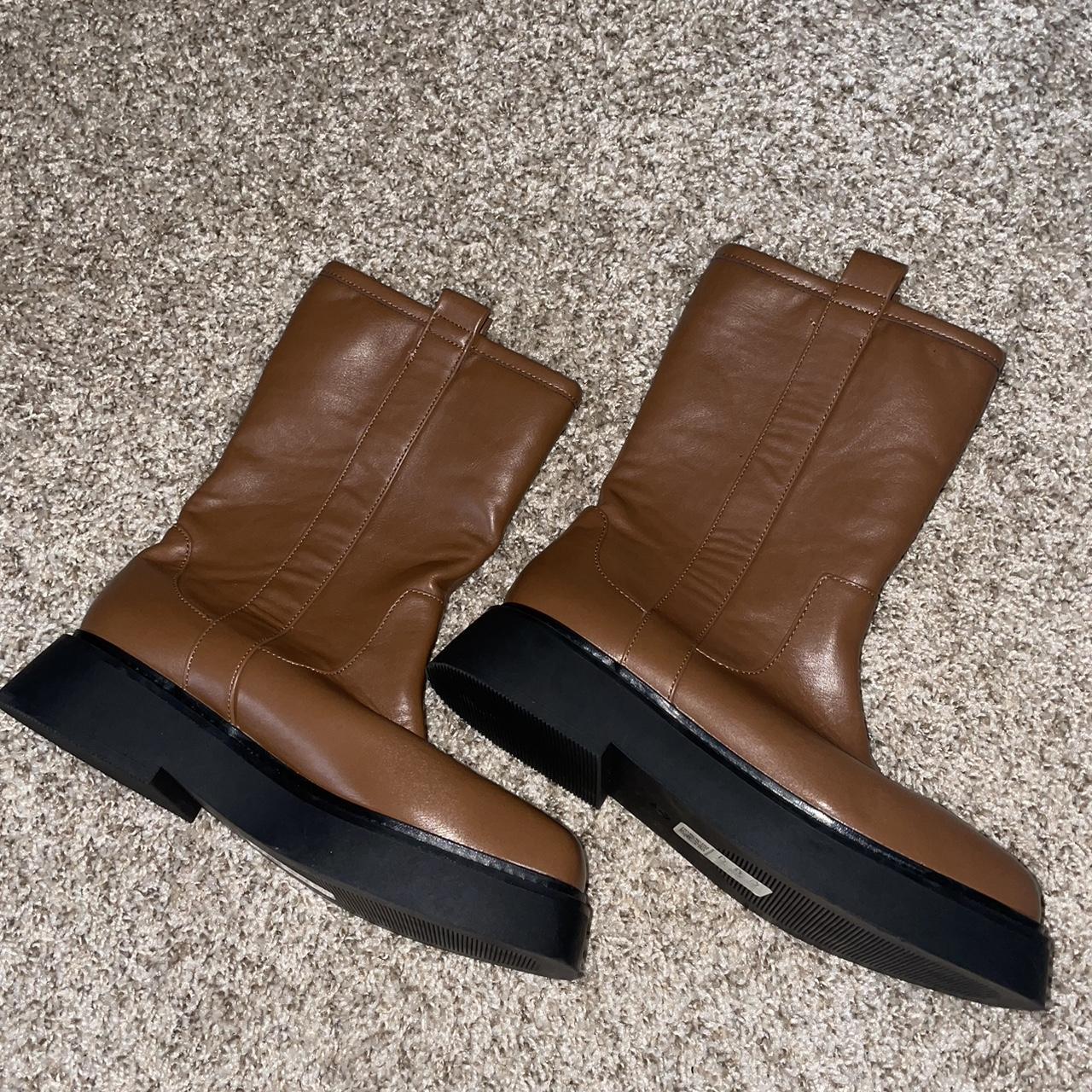 ASOS TAN CHELSEA BOOTS 🖤 never worn 🖤 can pair with... - Depop