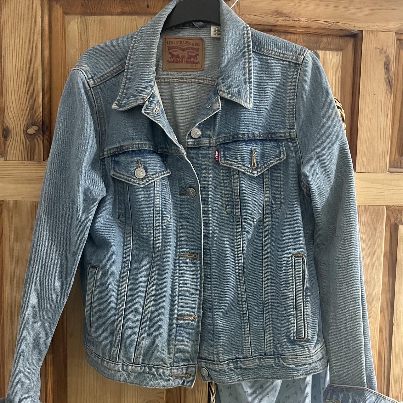 Levi’s denim jacket large - Depop