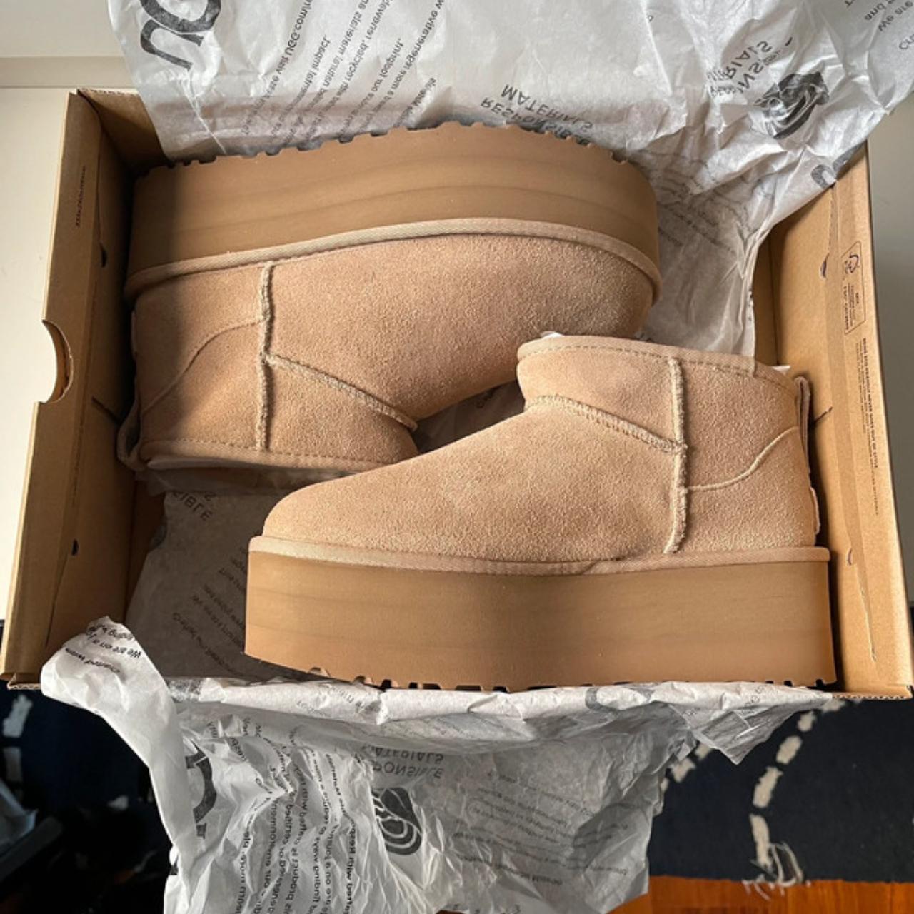 Ugg classic super mini semelle épaisse, modèle... - Depop