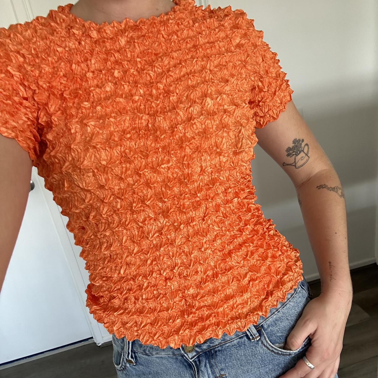 Fun orange ruffled top with a vintage 90s vibe 😮‍💨😮‍💨 - Depop