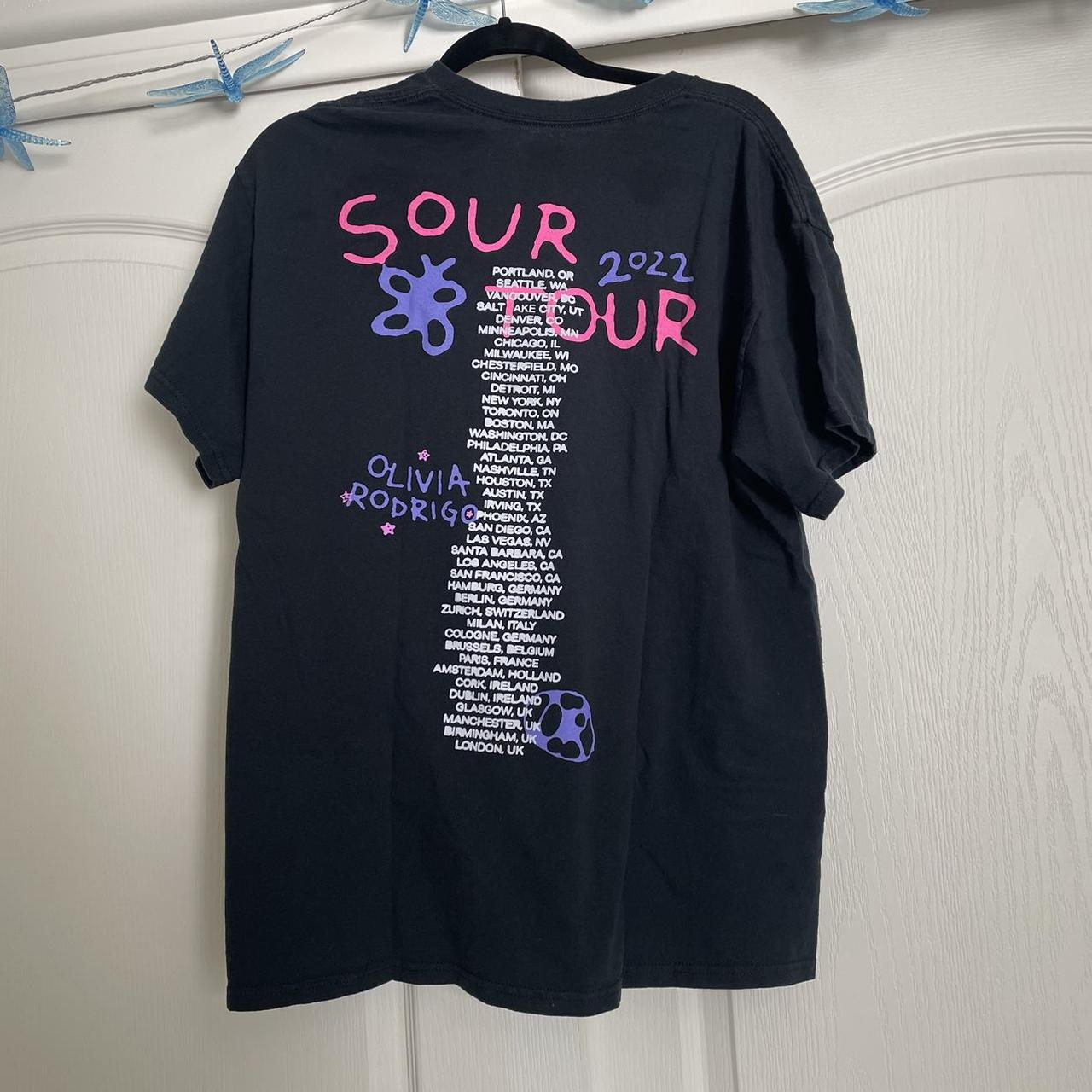 olivia rodrigo sour tour merch size XL worn a few... - Depop