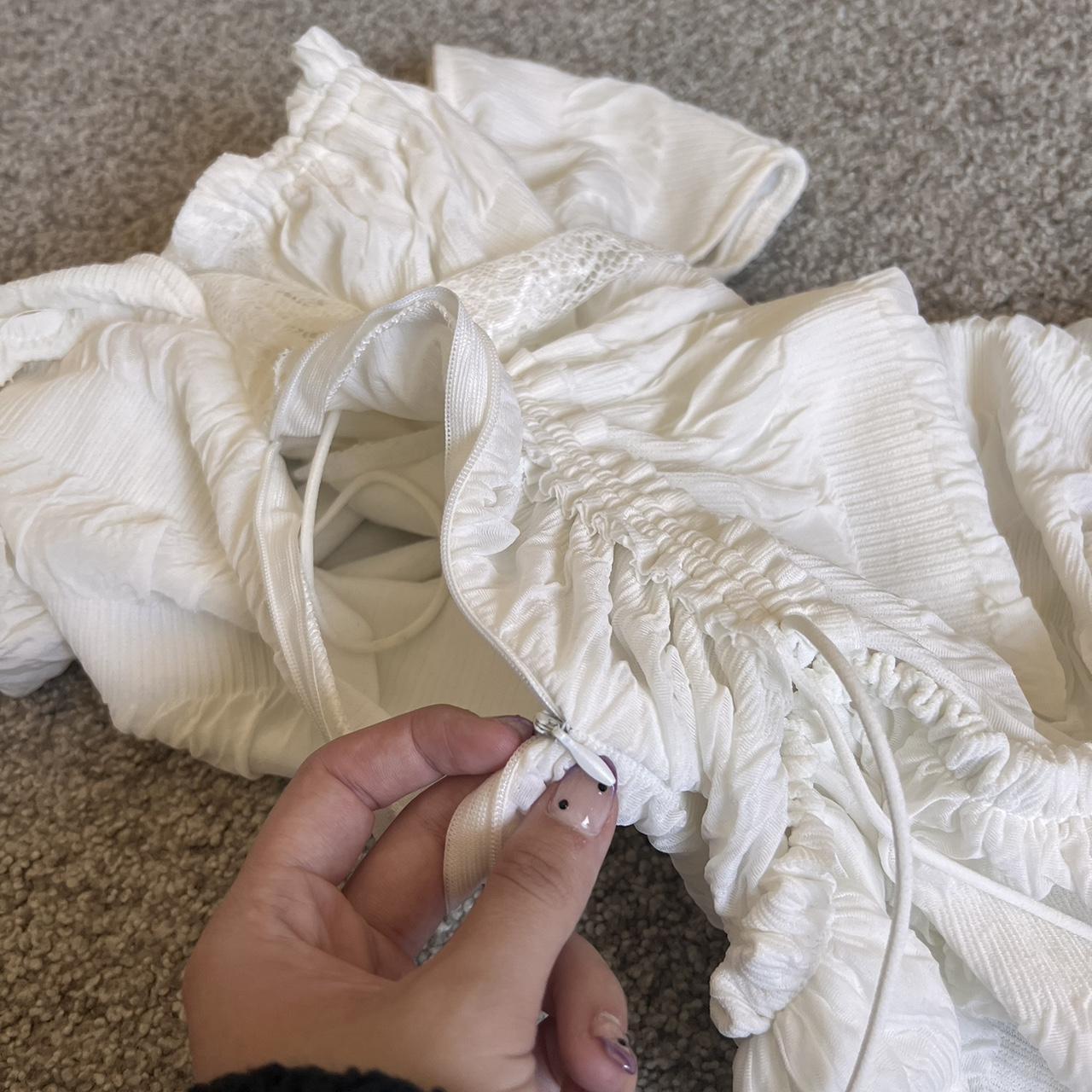 gorgeous very flattering dress lays flat oddly but... - Depop