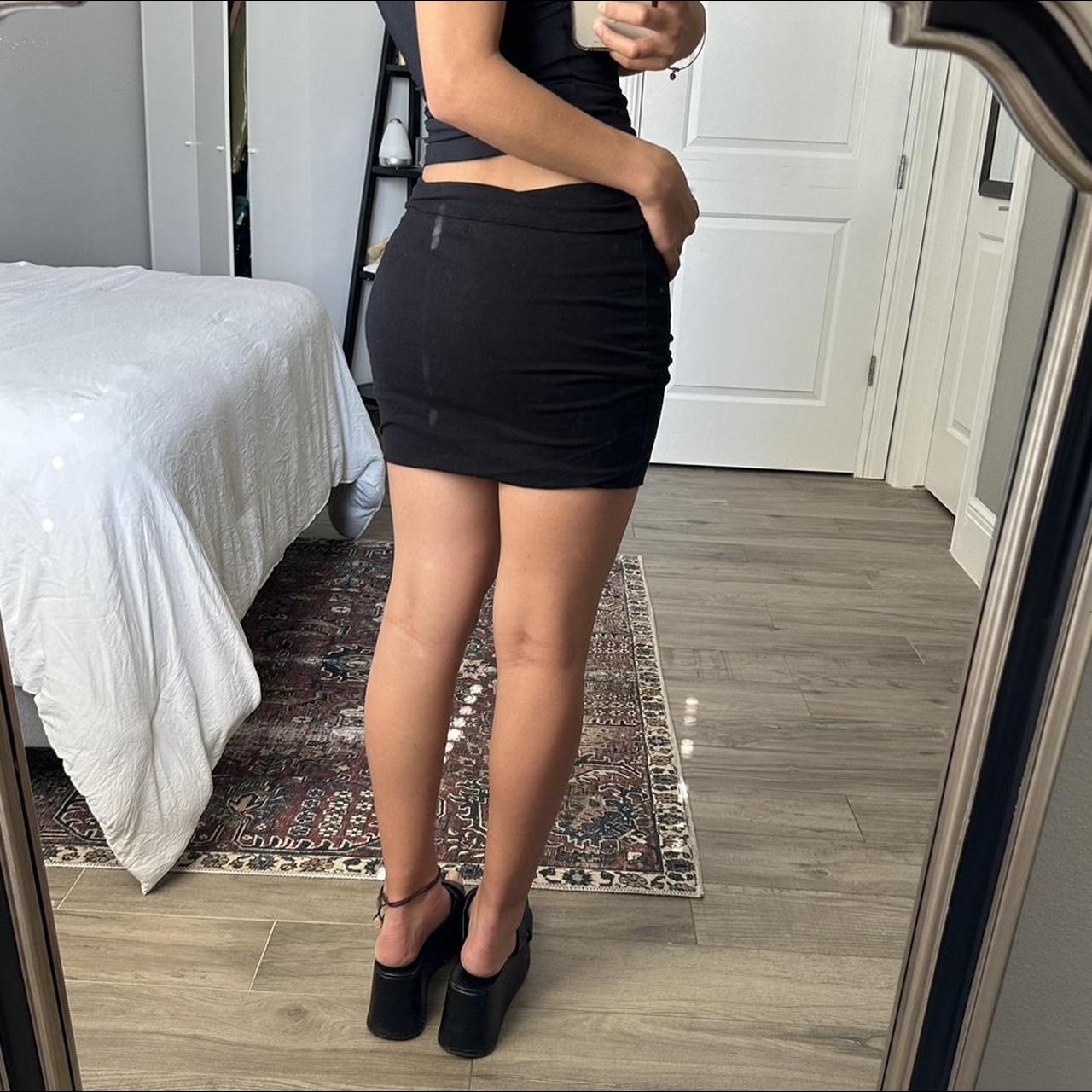 basic black mini skirt size m - Depop